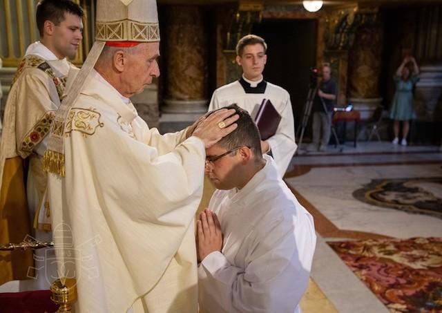 Posvätný rád diakonátu prijal v Ríme slovenský seminarista Mudrák